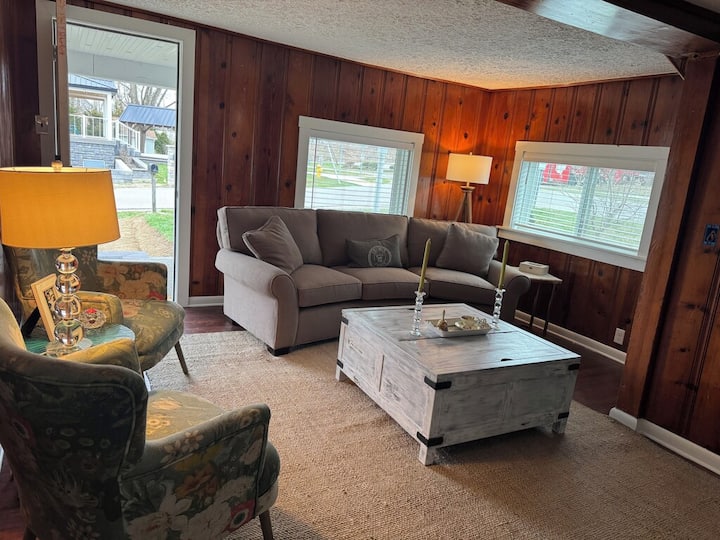 Cozy Cottage Surrounded By Nature - Dublin, OH