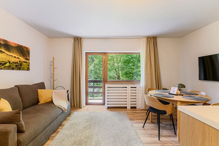 Hublou Home Apartment With Balcony & Parking - Sinaia