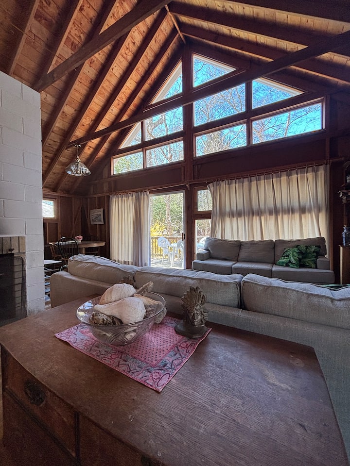 Walk To Beach Rustic Cottage - 코드 곶