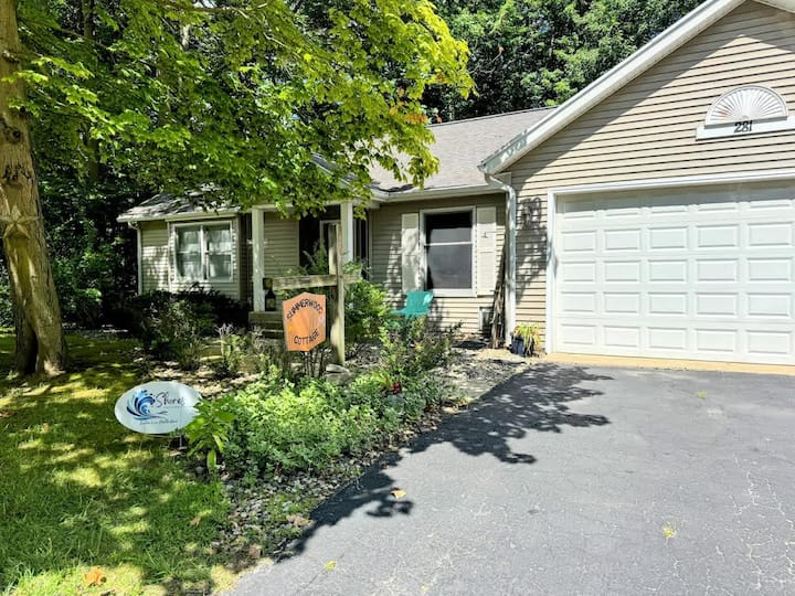 Summerwood Cottage - South Haven