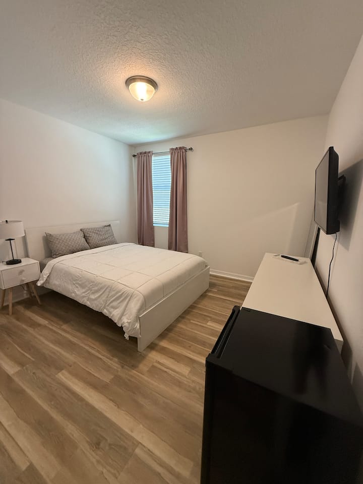 Room W/ Bath – 35 Min To Park - St. Cloud, FL