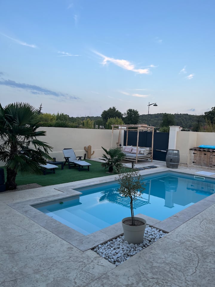 Location Avec Piscine En Provence - Eygalières