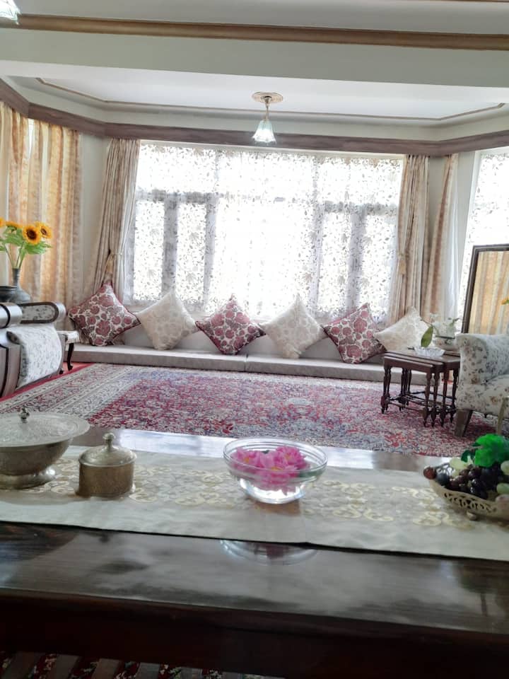 Jehlum Vista | 2bhk | Riverside B&b - Srinagar