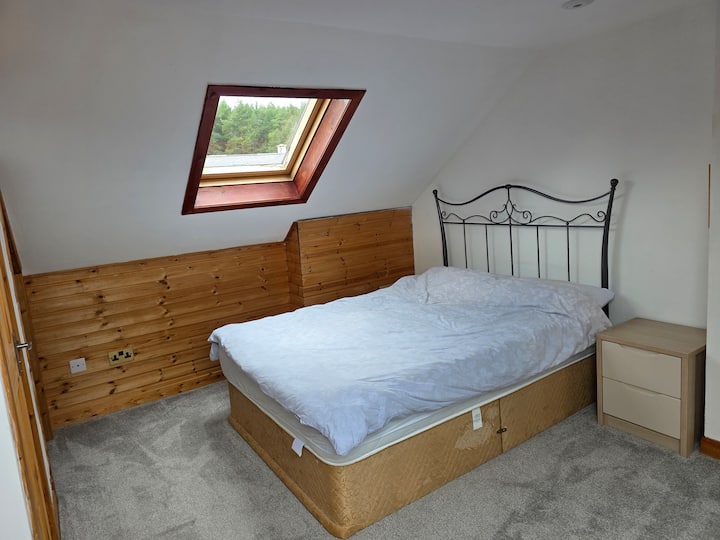 Attic By The River Spey - Boat of Garten