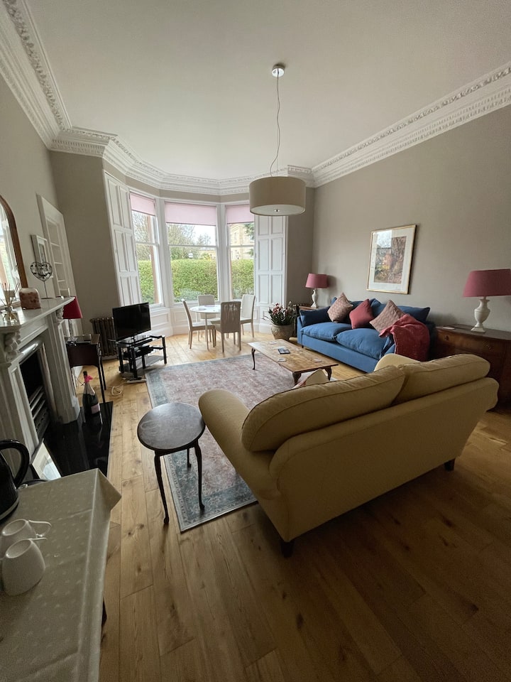 Victorian Villa With Parking, Murrayfield-sleeps 5 - Edinburgh