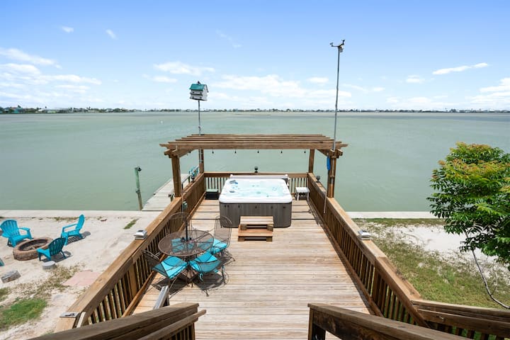 Sunset Cove ~ Serene Waterfront Retreat W/ Hot Tub - Rockport, TX