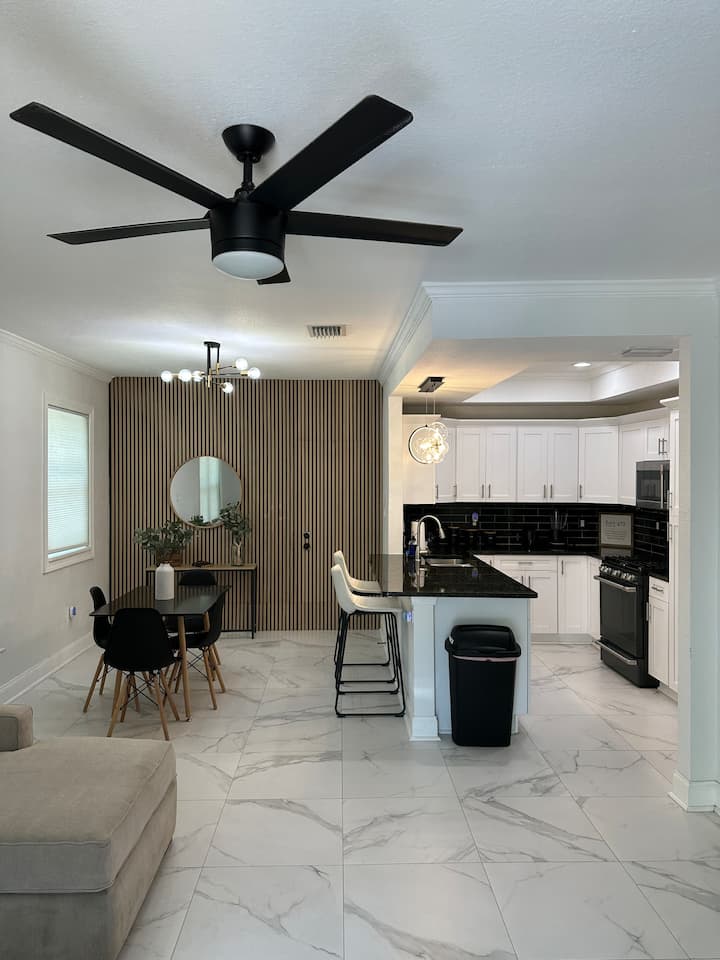 Modern 2bd/1bth Apt L King Bed L  Central Tampa - Tampa, FL