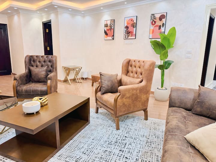 شقة بإطلالة رائعة وسط المهندسين - Cairo
