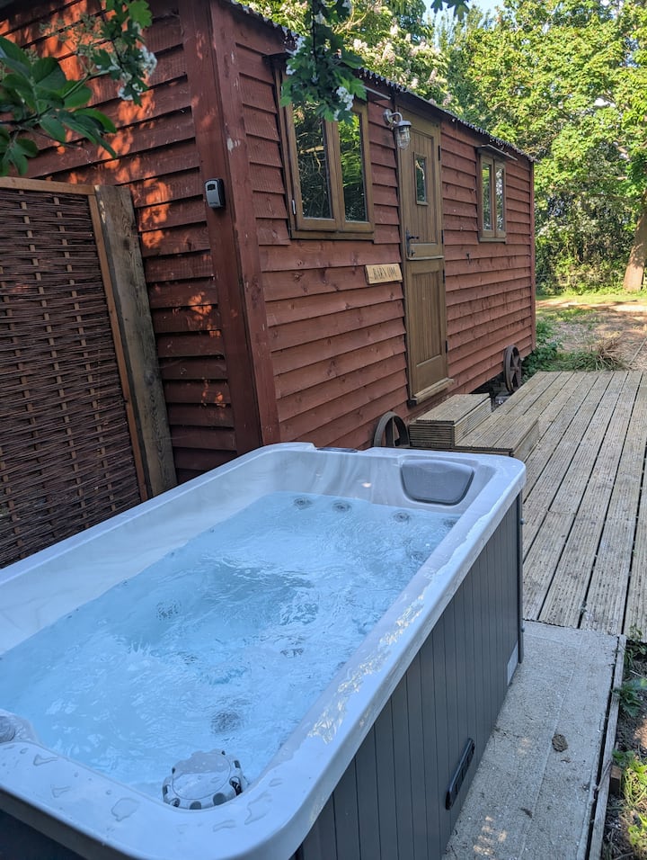 Willow Tree Huts - Barn Owl - Downham Market