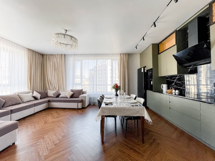 A Spacious Apartment With A Mountain View - Kazakhstan