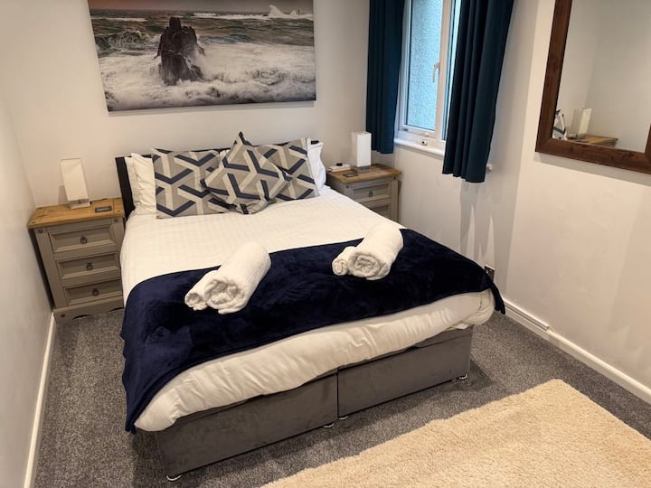 Claire Place - Praa Sands