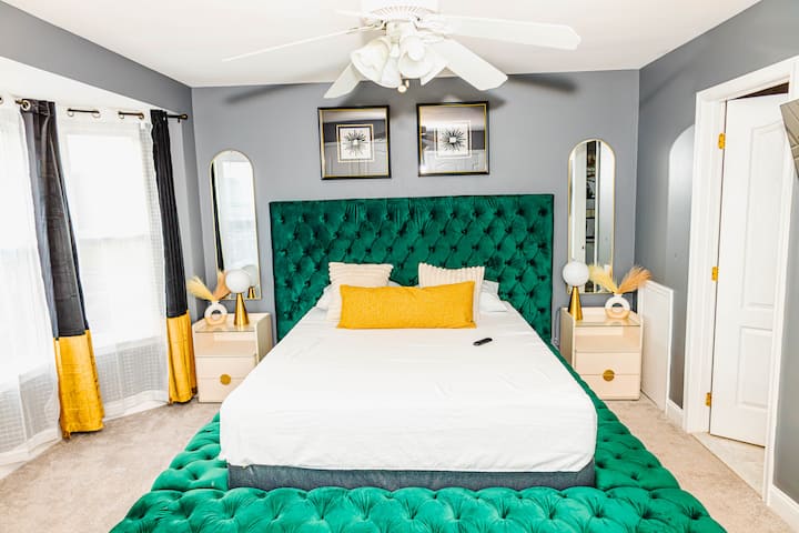 Luxy Master Bedroom (Private Rm) - Wilmington, DE