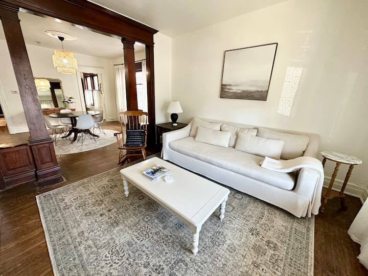 Spacious 2 Bedroom Apt - Perfect For Longer Stays - Buffalo, NY