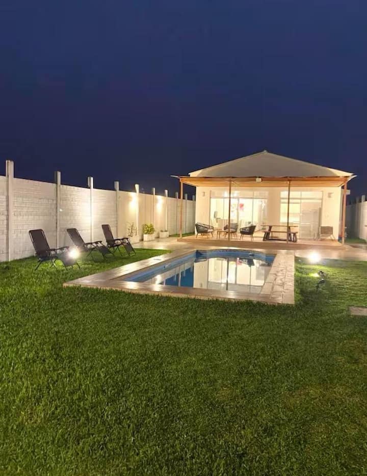 Casa Blanca En El Campo - Peru