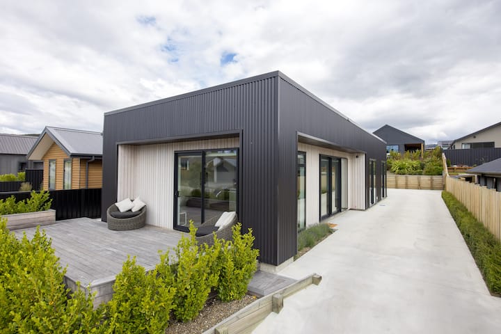 Wanaka Tree In Lake, Mindblowing Mountains Views - 와나카