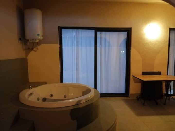ÖLüdenizde Jakuzili, Havuzlu 1+1 - Fethiye