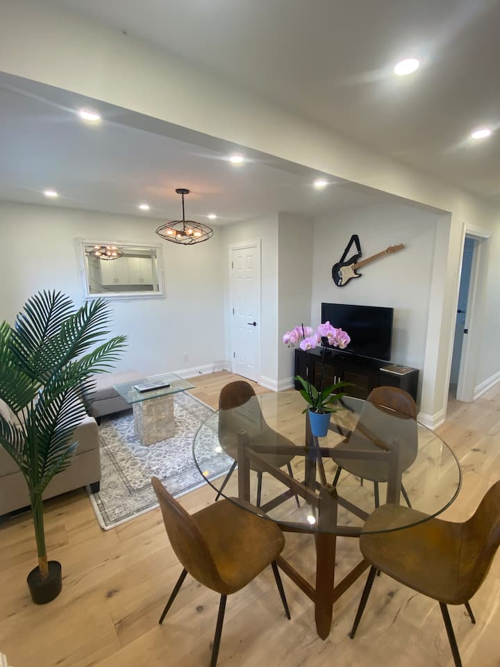 Bright & Spacious 3br Stay - Toronto