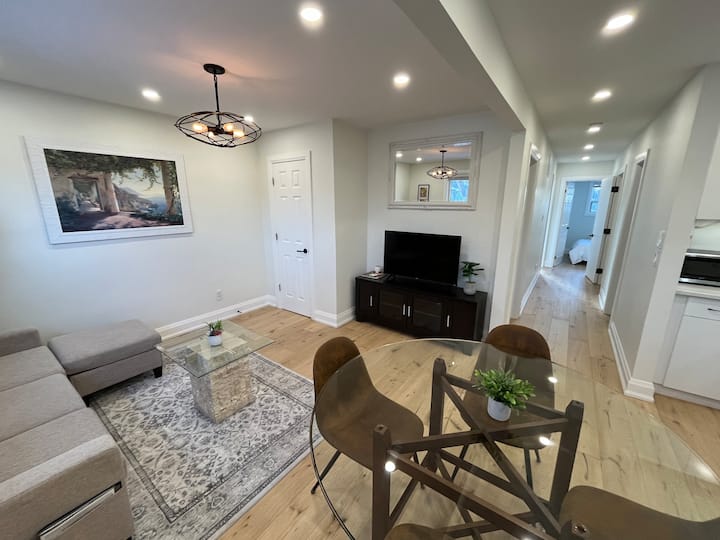 Bright & Spacious 3br Stay - Toronto