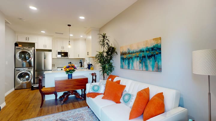 Stylish & Private Adu - Patio W/sitting+ Bbq - Burbank