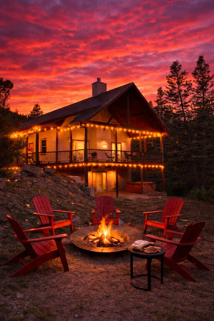 Hot Tub* Mountain Views * Fire Pit Near Angel Fire - Coyote Creek State Park, Guadalupita