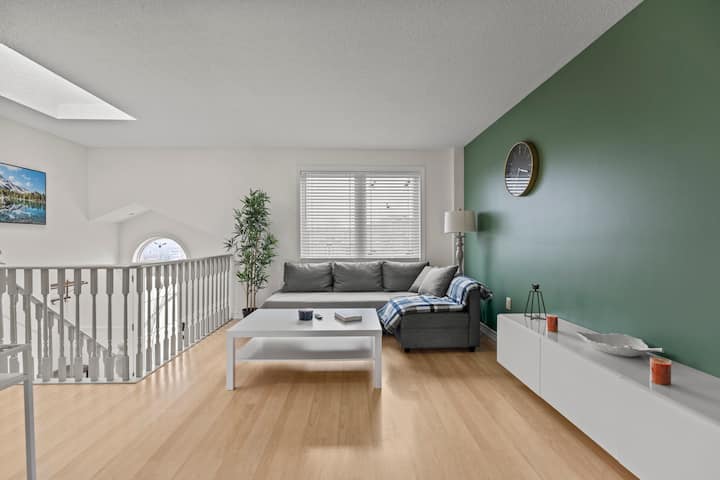 Entire 5 Bedroom House 14 Guests - Barrie