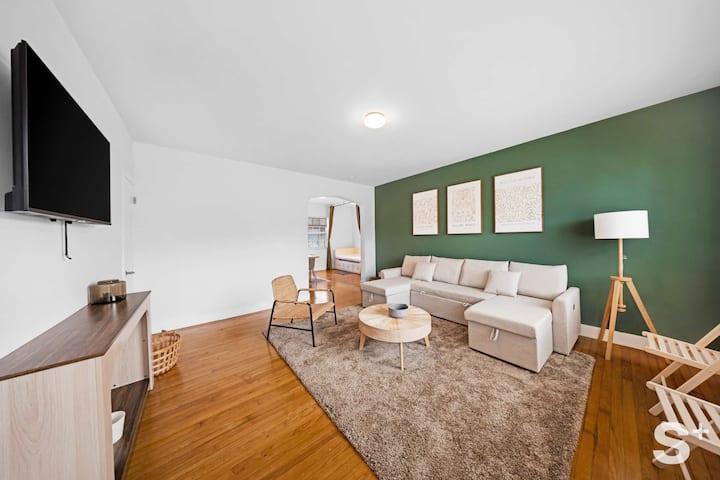 Beachside 1-bd Retreat | Free Parking - North Miami, FL