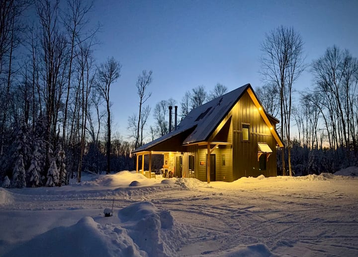 Cozy Winter Wonderland - Northwoods Retreat - Pattison State Park, Superior