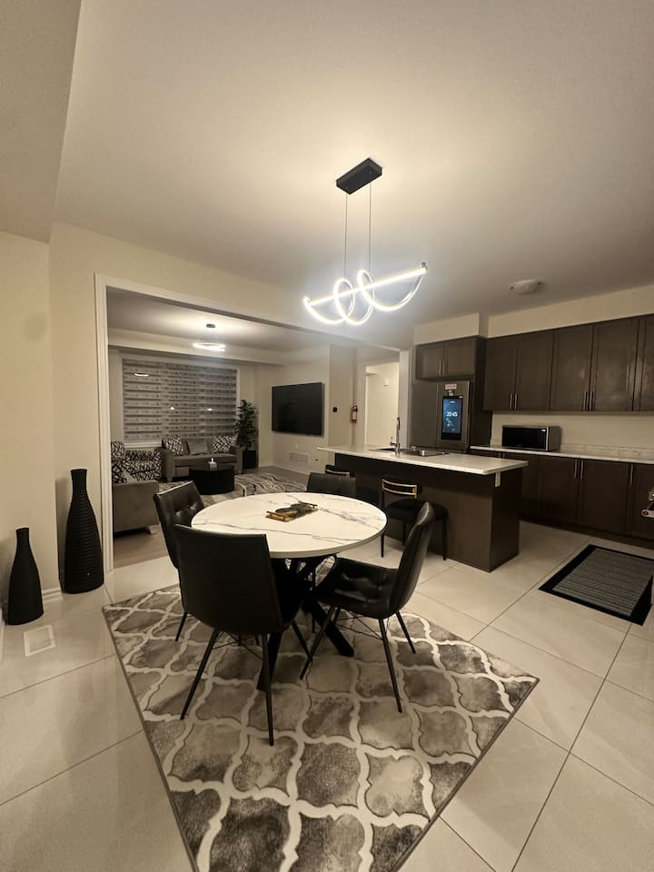 Brnd New House Mnts Away Fm Fall - St. Catharines