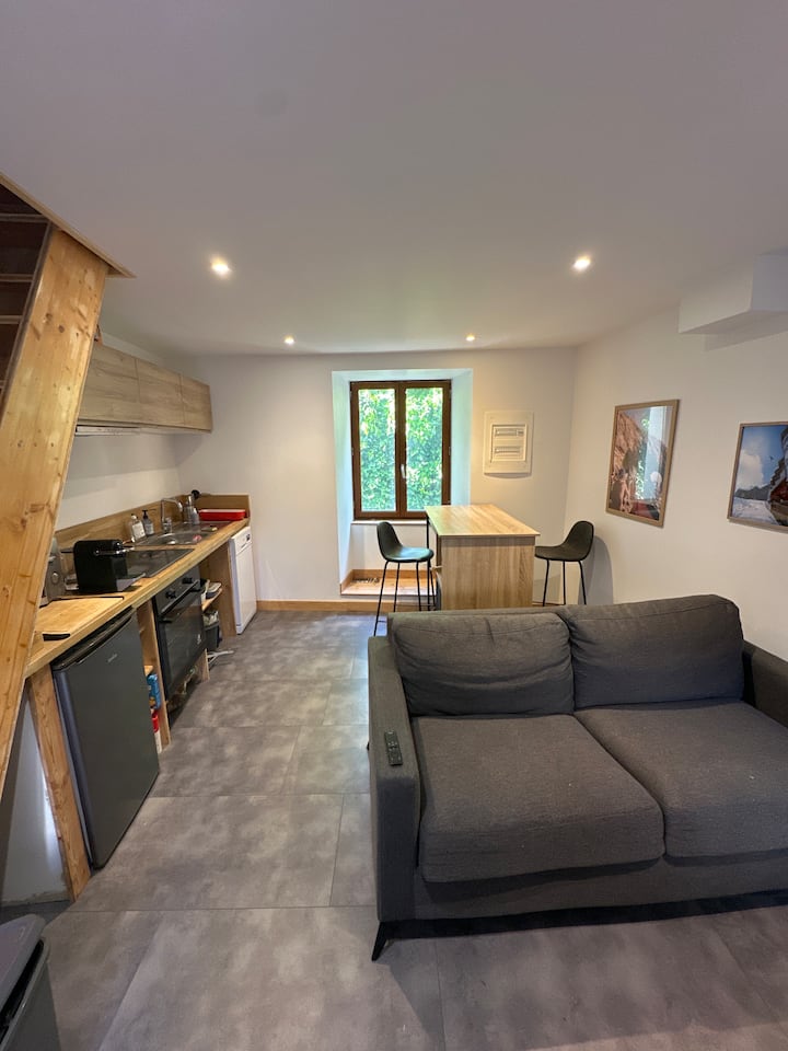 Petite Maison Cosy Cœur De Ville - ibis Budget Millau Viaduc