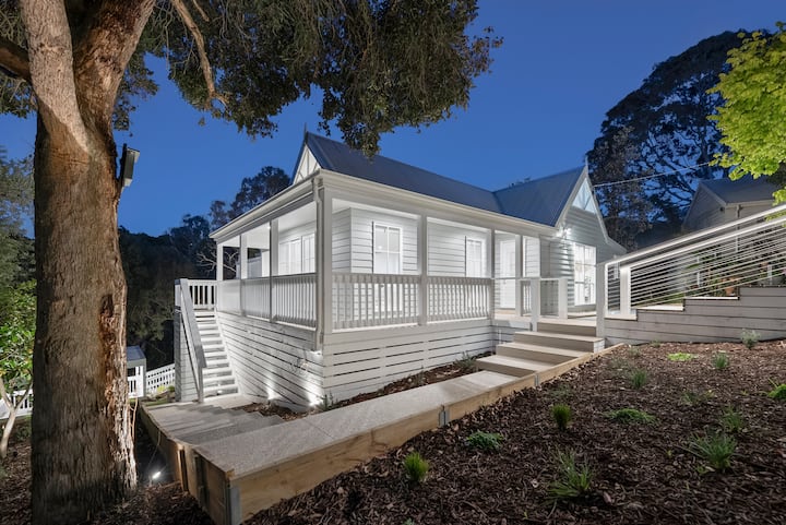 Martha's Tree Top Sanctuary - Mornington