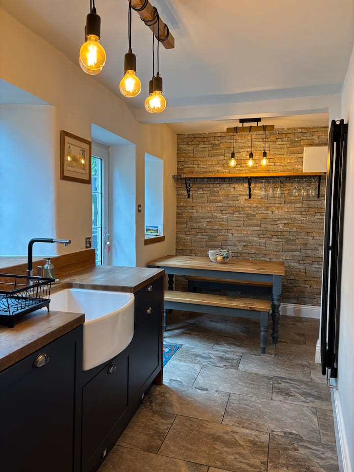 Charming Period Cottage - Yorkshire