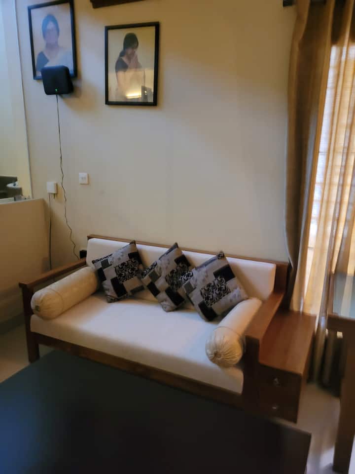 Tulasi Home Stay. Bedroom 5 - Kochi