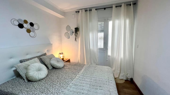 Am4-cozy Room ·Fast Wifi ·2’ Bus,15’ Center&beach. - Alicante