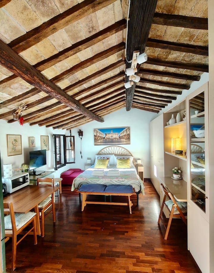 Cozy Apartment In The Heart Of Trastevere - Rome