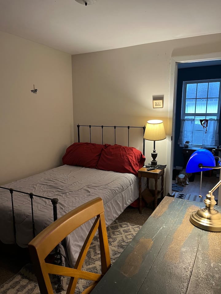 Downtown Room In Bradford - Bradford, PA