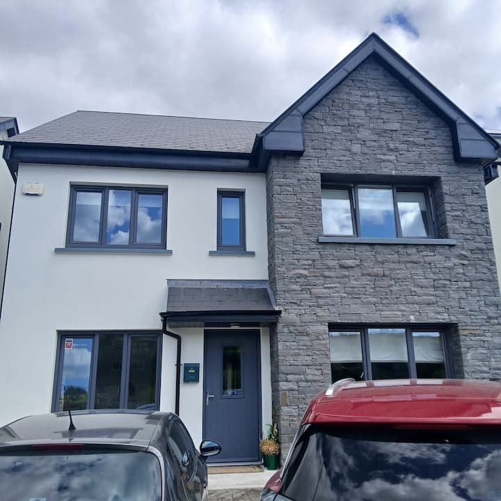 Modern Family Home. - Cork