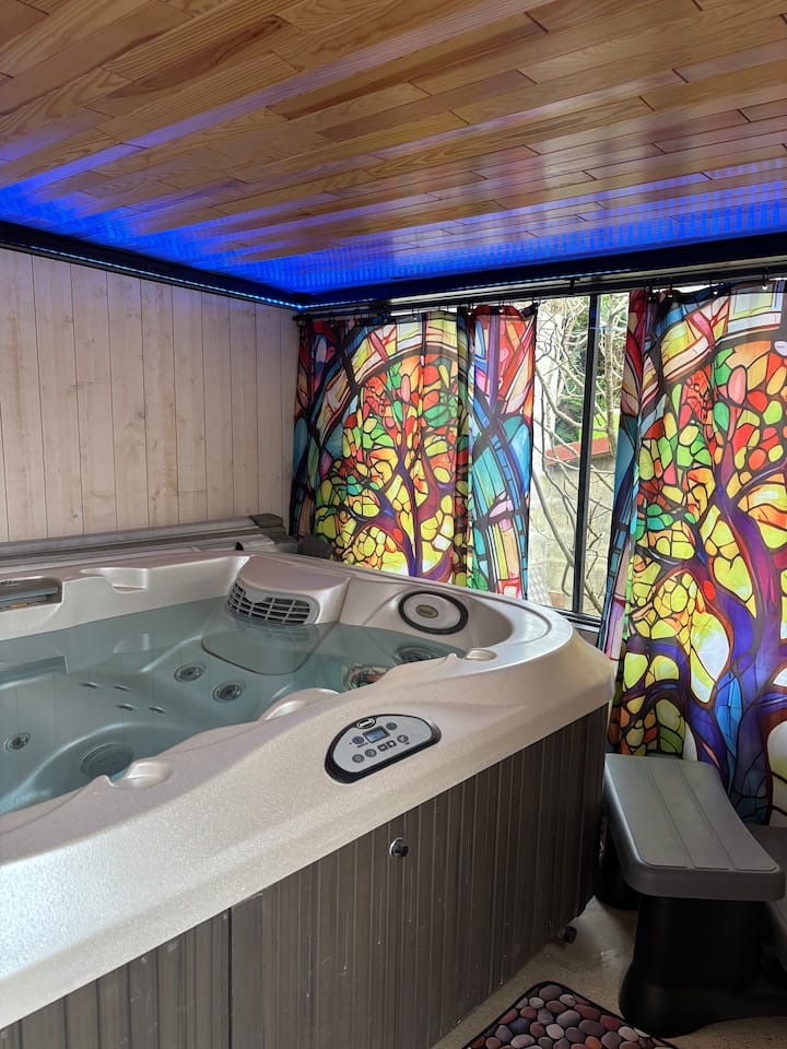 Petit Studio Avec Terrasse Couverte Et Spa Privé - Biganos