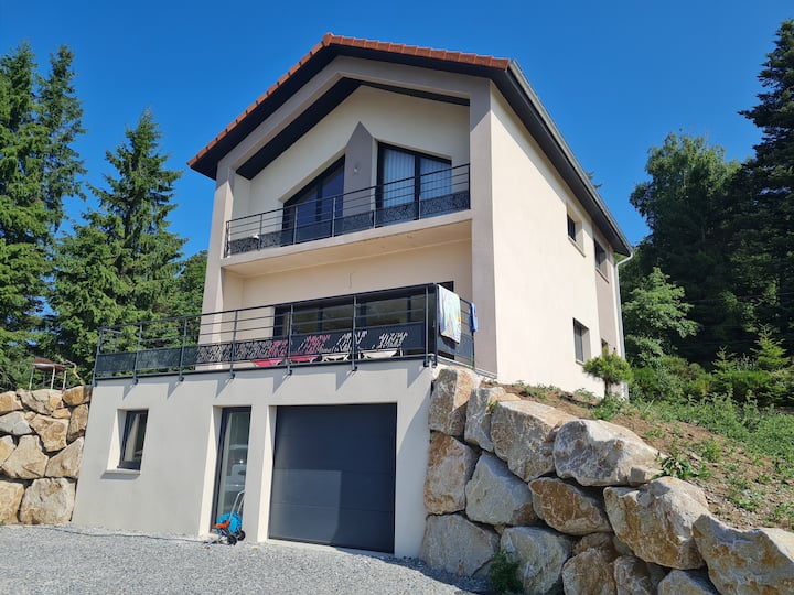 Maison Confortable  En Pleine Nature - Chalmazel