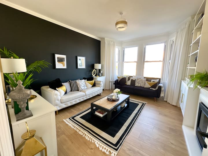 147 By The Sea. 2 Bed & Parking - Steyning