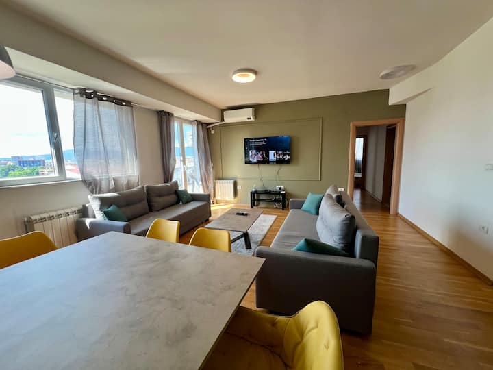 Lush Central Spacious Penthouse 3 B/r(eluxory Apt) - Skopje