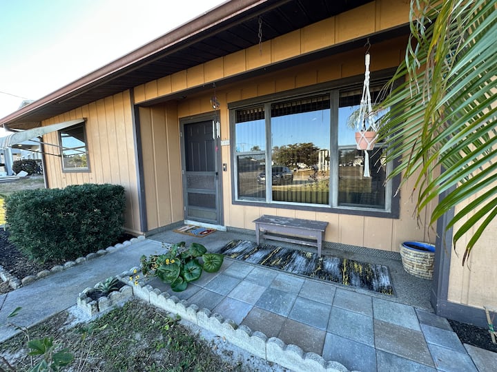 Comfortable Hideaway – 15 Mins To Fgcu & Beaches! - Lover's Key State Park, Fort Myers Beach