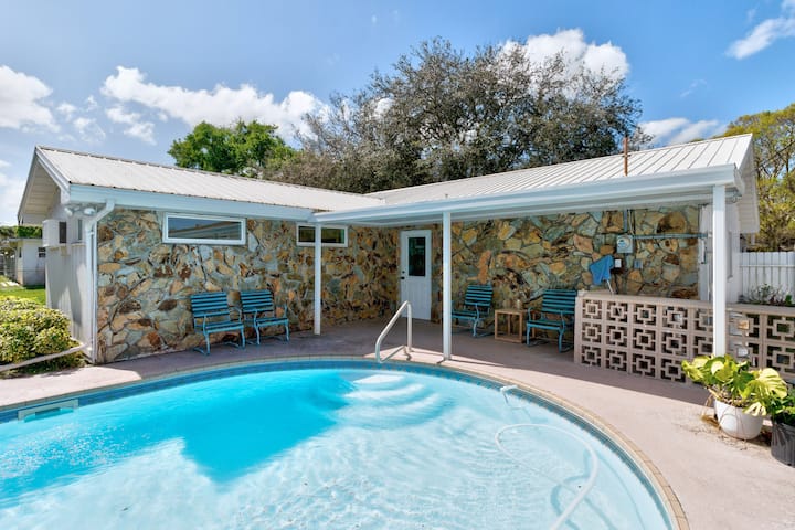 Relaxing Pool Home, Centrally Located - Vero Beach, FL