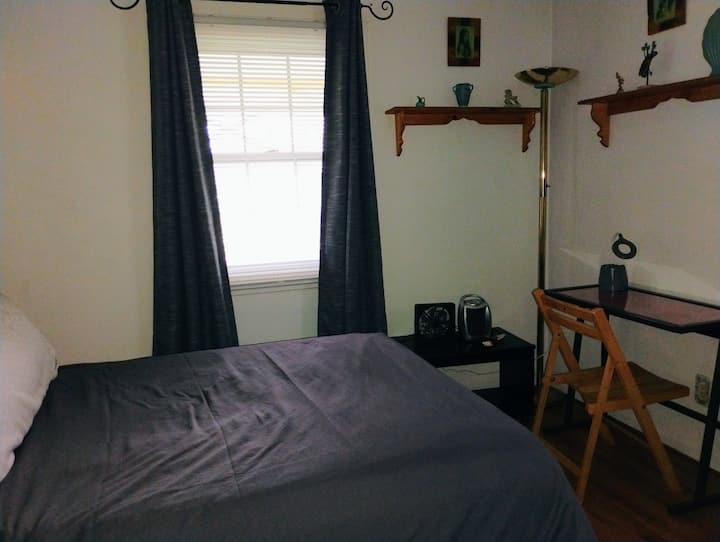 Full Size Bed - Indianapolis, IN