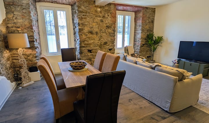 Homely 2-bed Apartment 300m From Lakeside - Italia