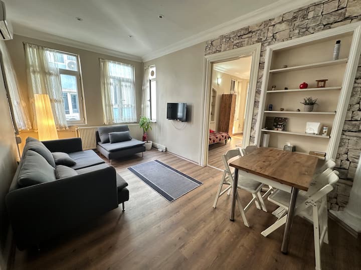 Taksim Meydanda Ferah Daire - Estambul