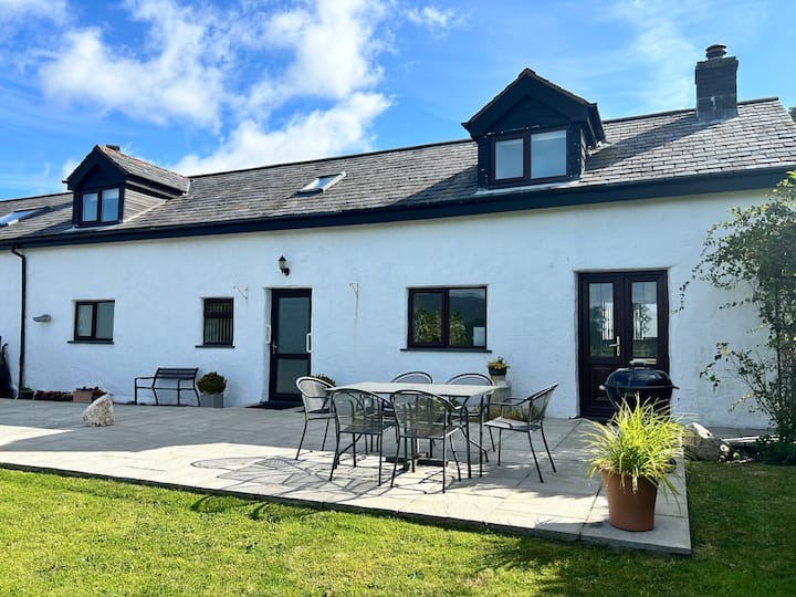 Siabod Barn Conversion Farm Stay - Snowdonia National Park