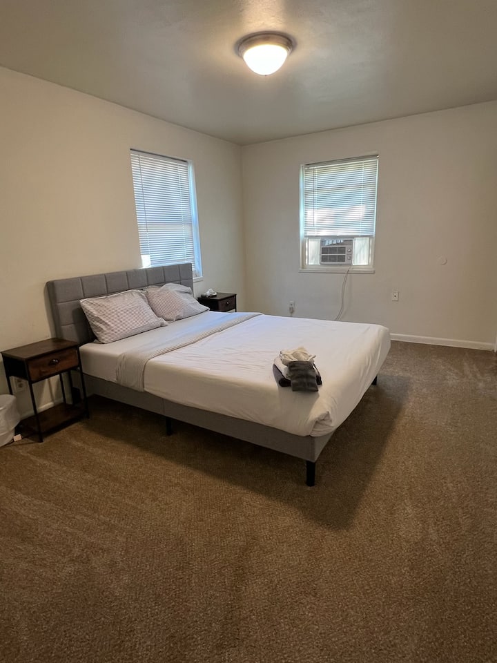 Comfy Unit; Long Stay Discount! - Dayton, OH