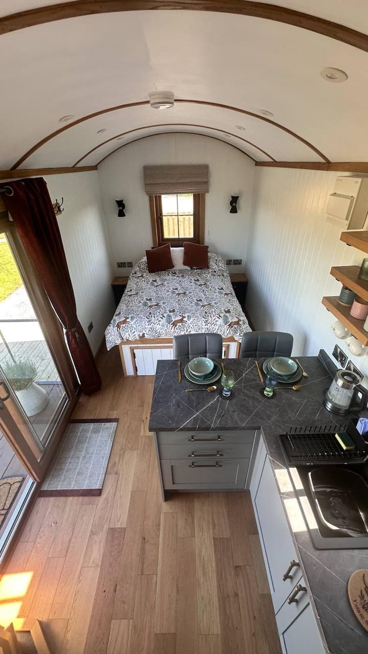 A Unique Stay In Our Ystum Shepherd Hut. - Aberdaron