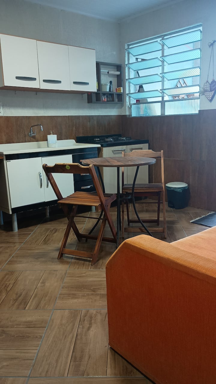 Casa De Hóspedes Para 4 Pessoas. - Laguna