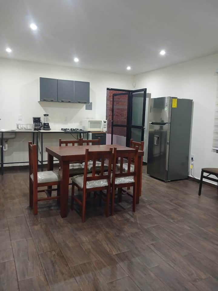 Amplio Bien Ubicado Mini Depto. 5 - San Luis Potosí